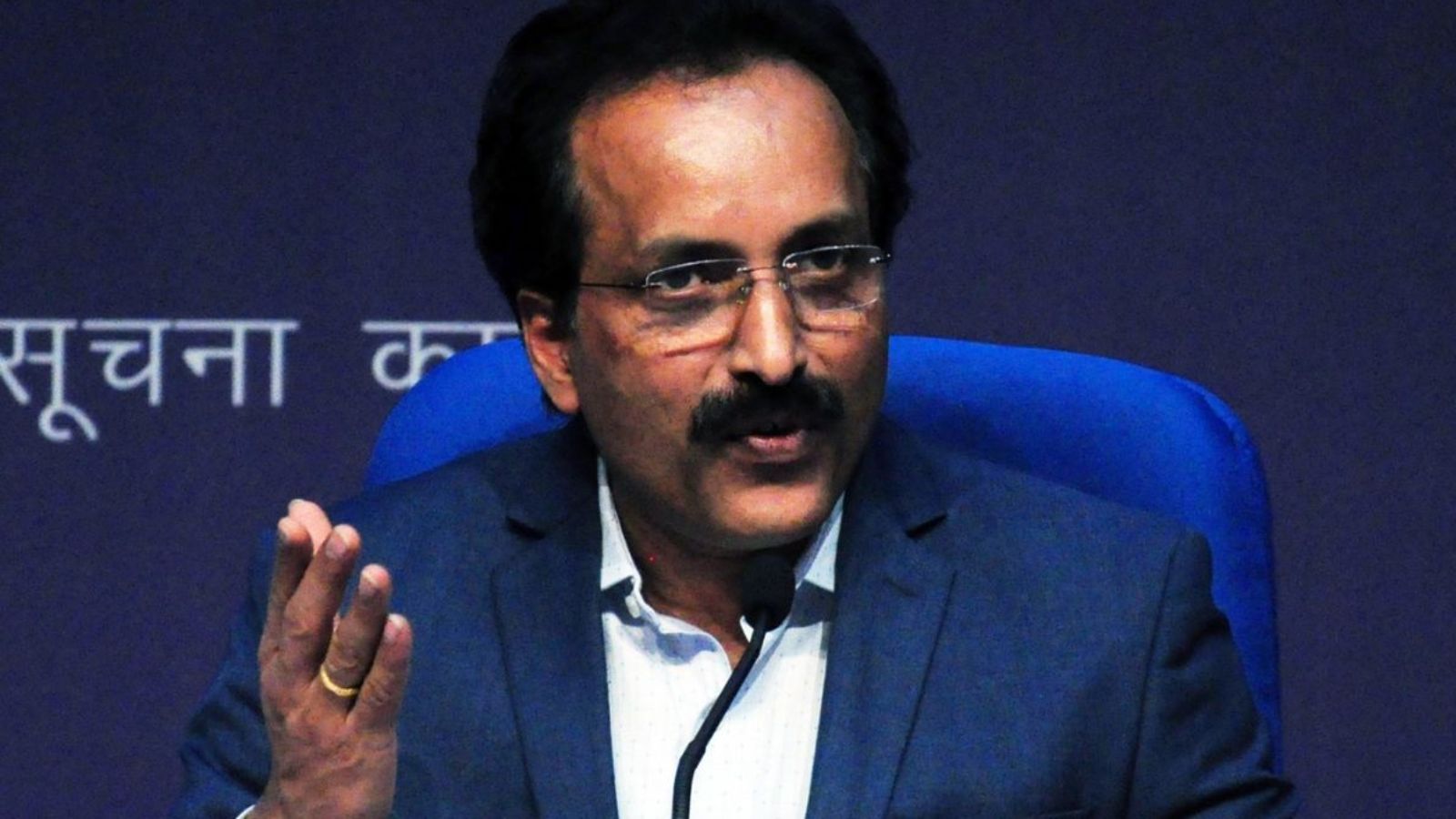 Success Story: कौन हैं इसरो के चीफ, चांद पर भारत को पहुंचाने में इनका ...